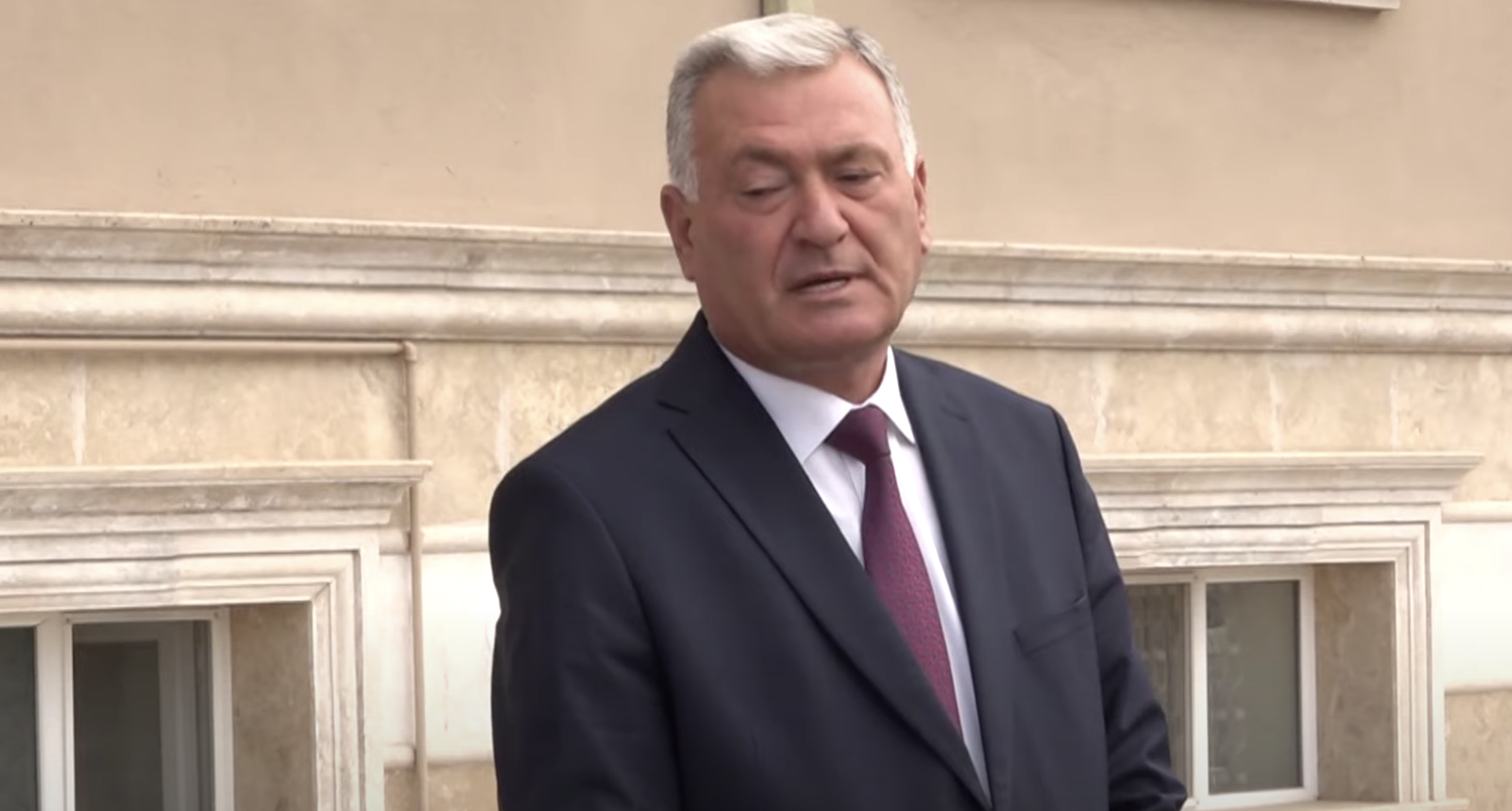 Sədərək rayonunun icra başçısı vəzifəsindən azad edildi